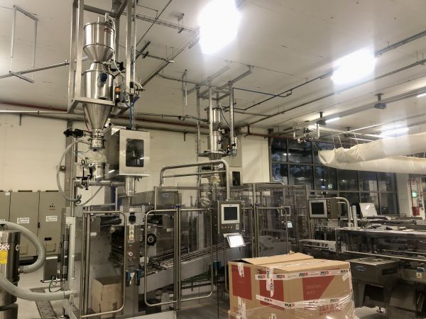 Pneumatic conveyor for spices